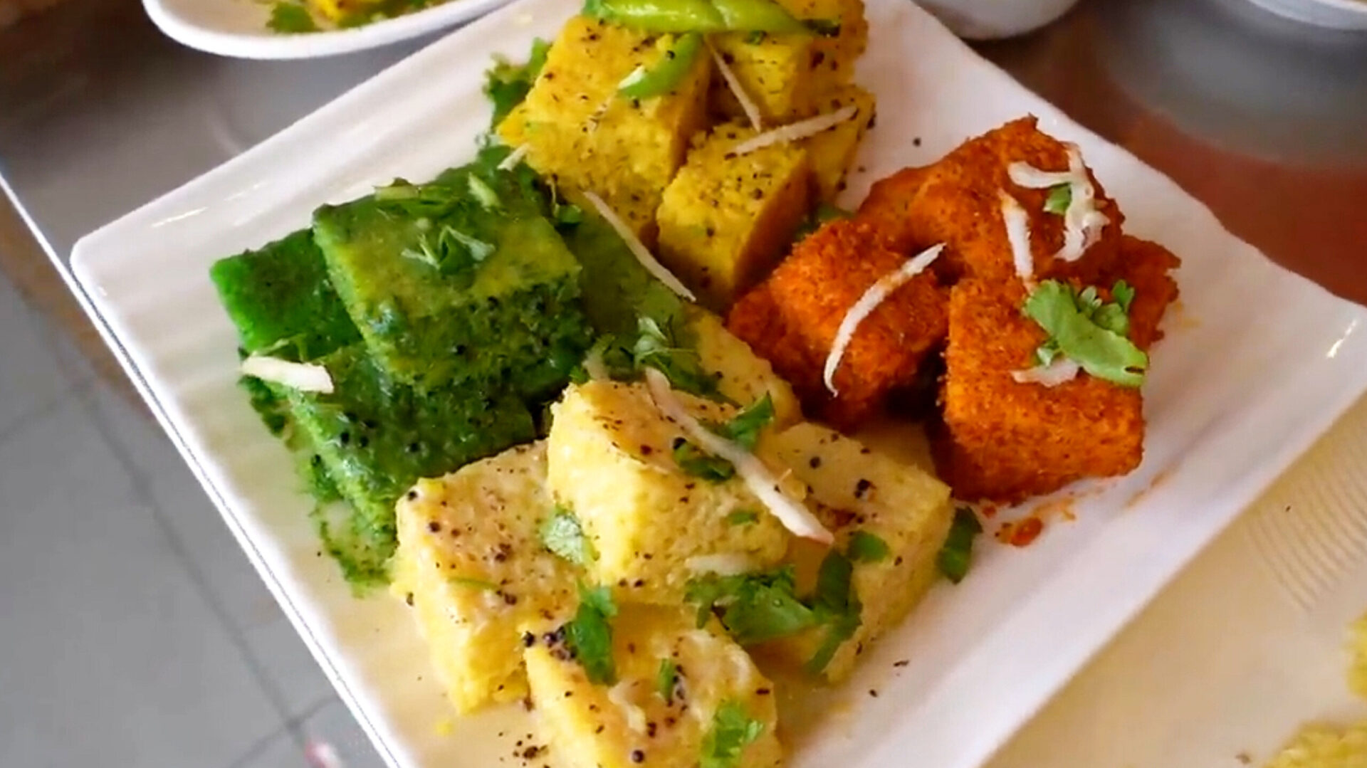 Top 12 Must-Try Street Foods in Ahmedabad (2025 Guide) - India Eat Mania